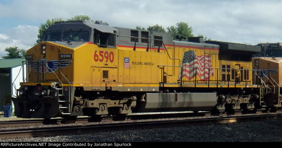UP 6590, conductor's side view